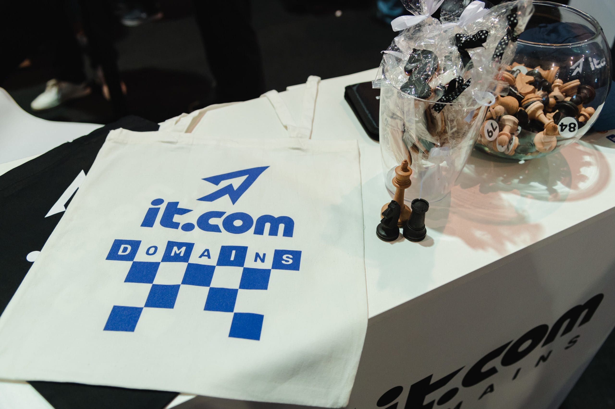 GoDaddy Expands Offerings with New .it.com Domains, Perfect for Tech ...